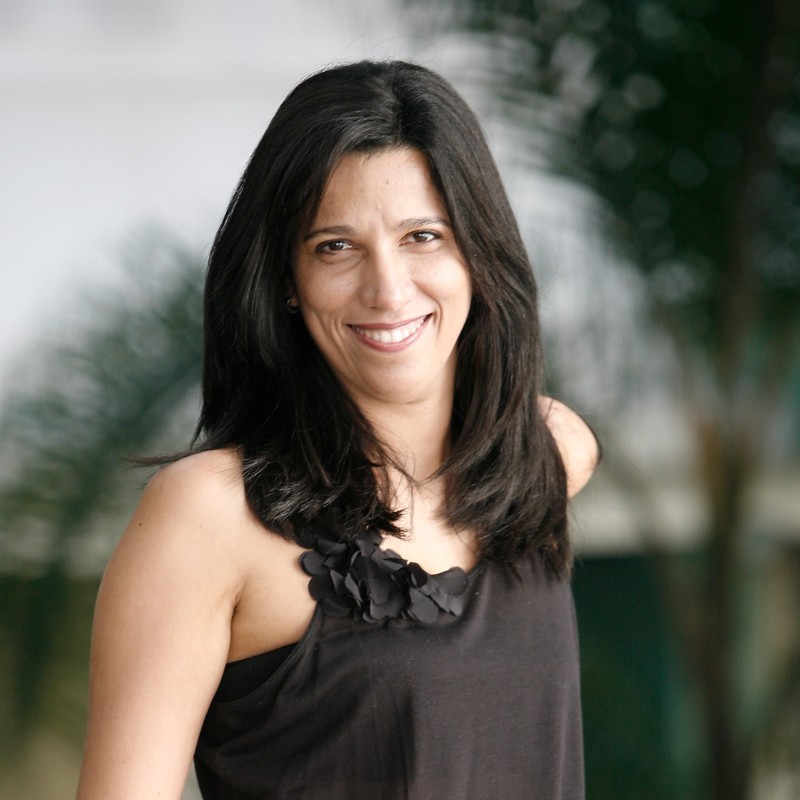 Biografia celebra trajetória da estilista Martha Medeiros do sertão a ...